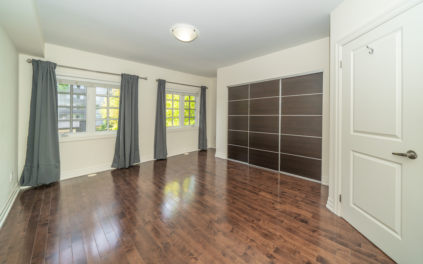 C8389408 | 363 B Roehampton Ave | Toronto