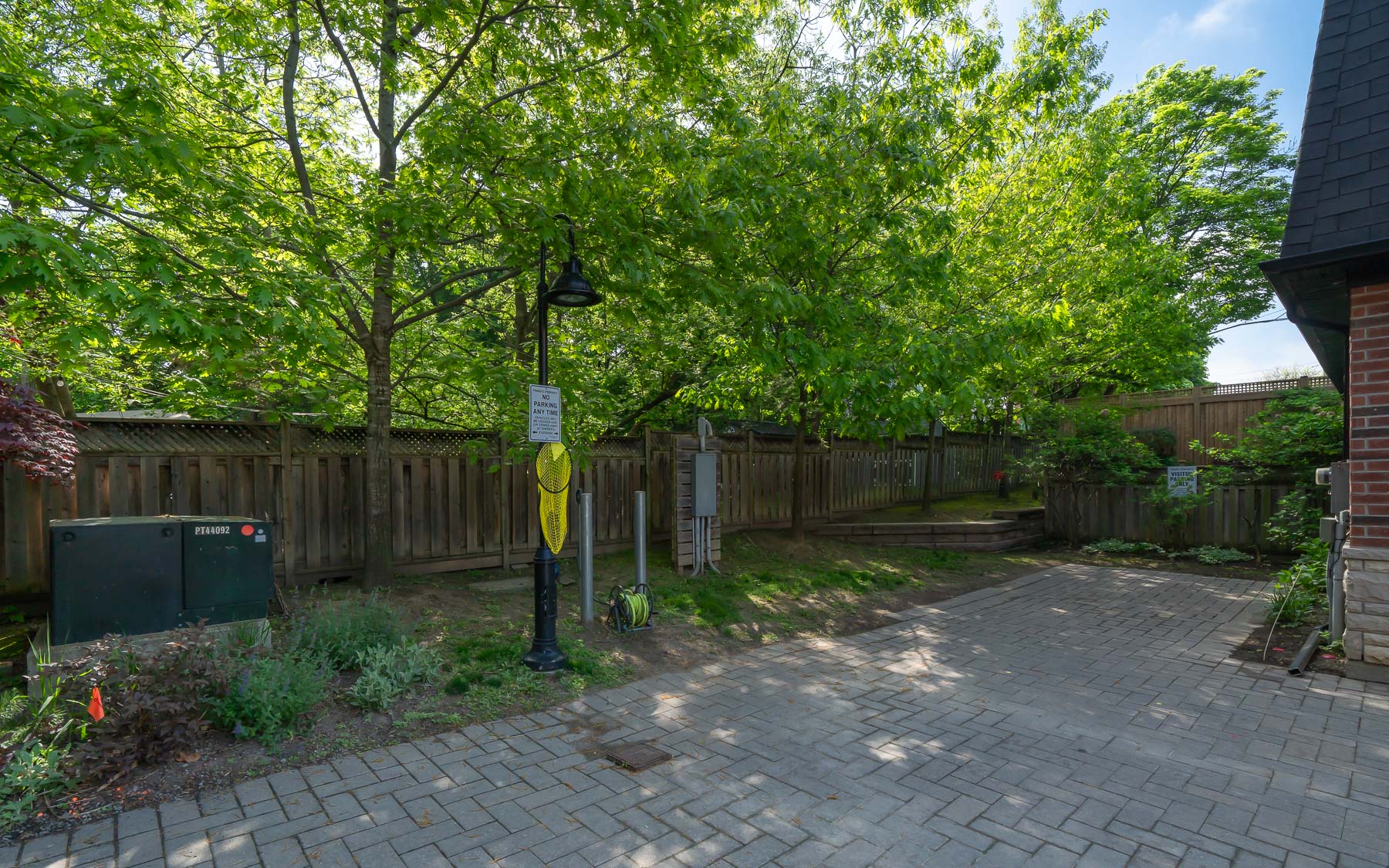 C8389408 | 363 B Roehampton Ave | Toronto