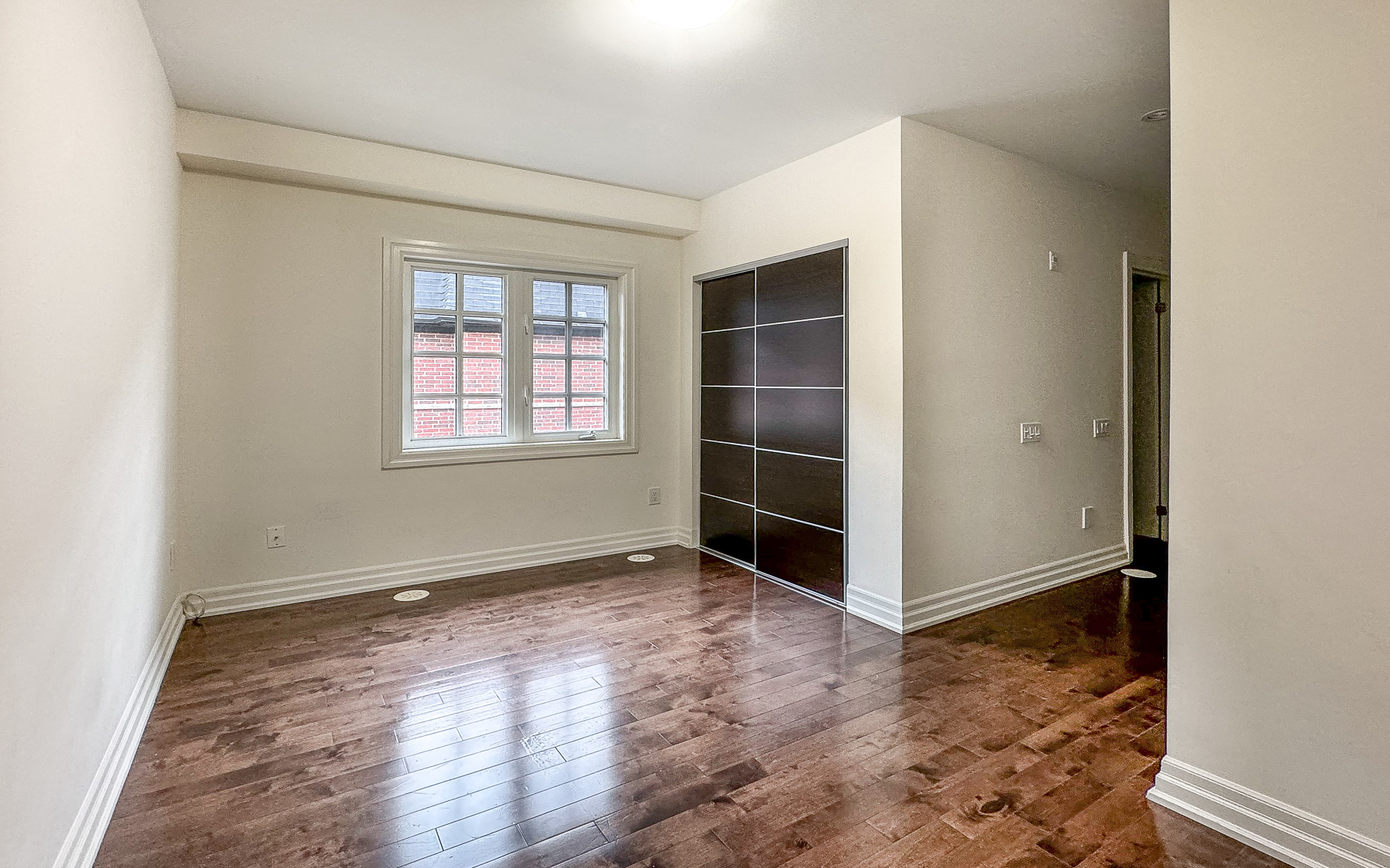 C8389408 | 363 B Roehampton Ave | Toronto