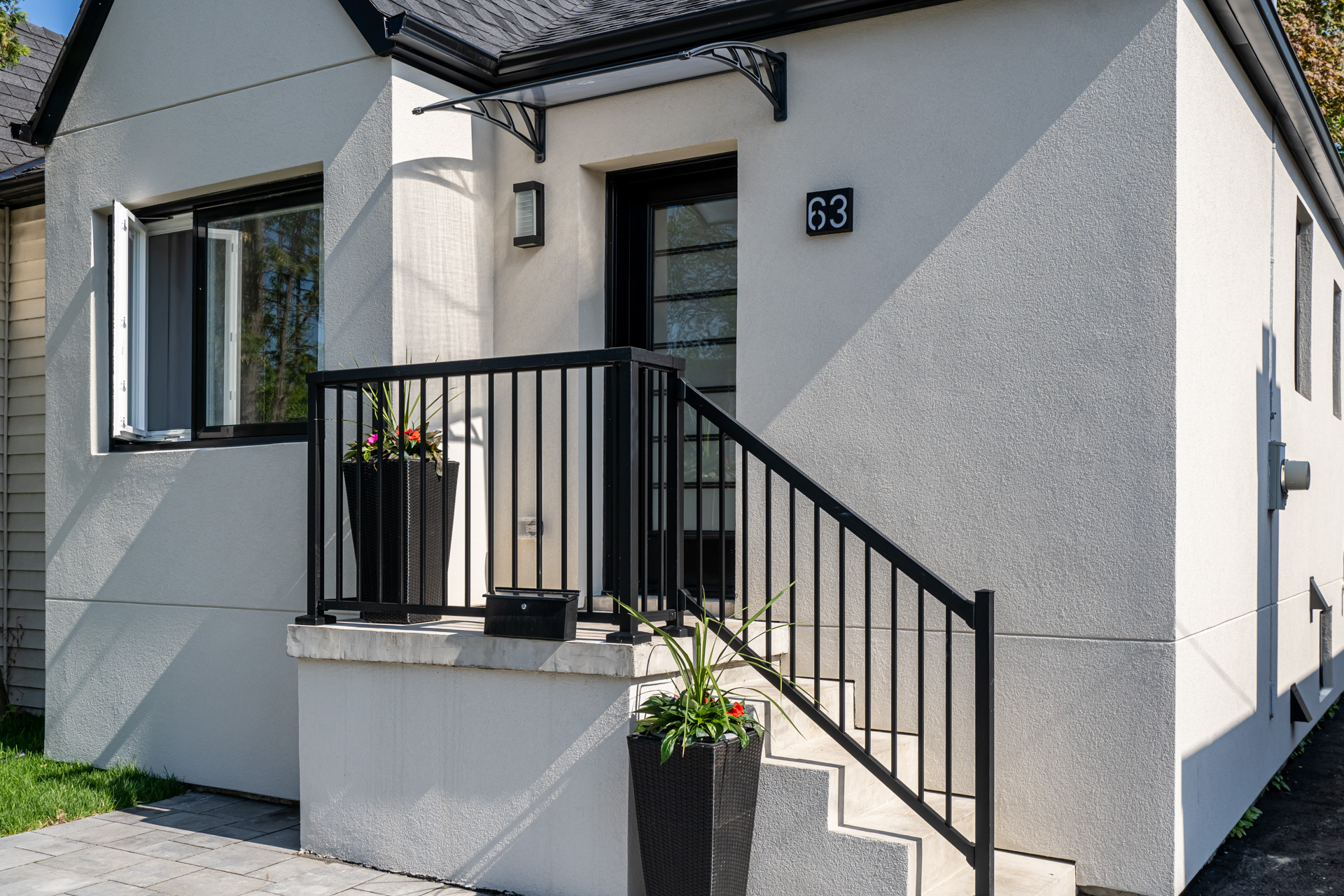 W8241352 | 63 Manitoba St | Toronto